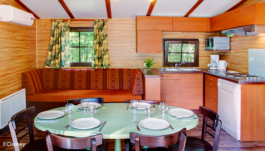 Disneyland® Paris Hotels - Disney Davy Crockett Ranch - Abbey Travel